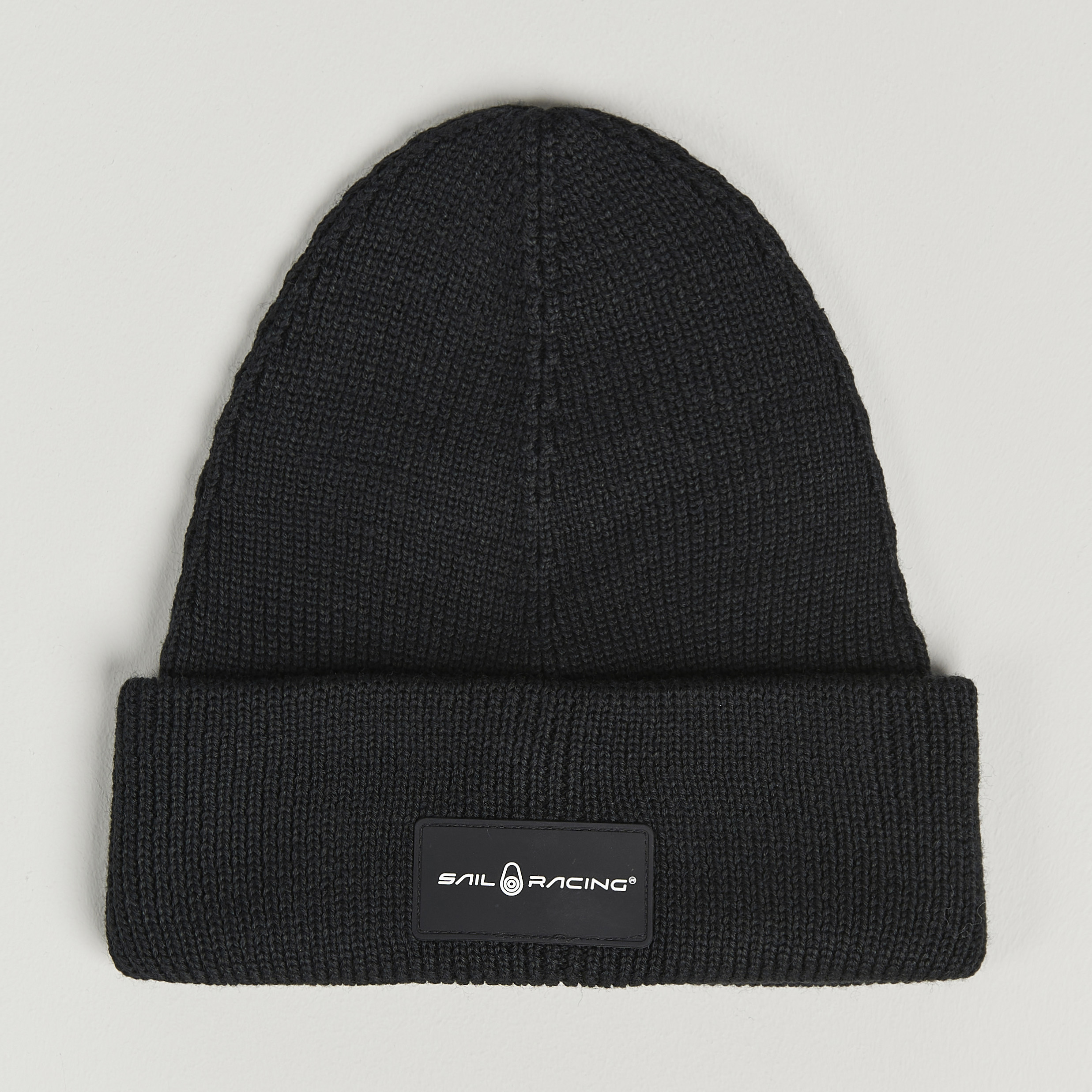 Sail Racing Race Folded Long Beanie Carbon bei Care of Carl