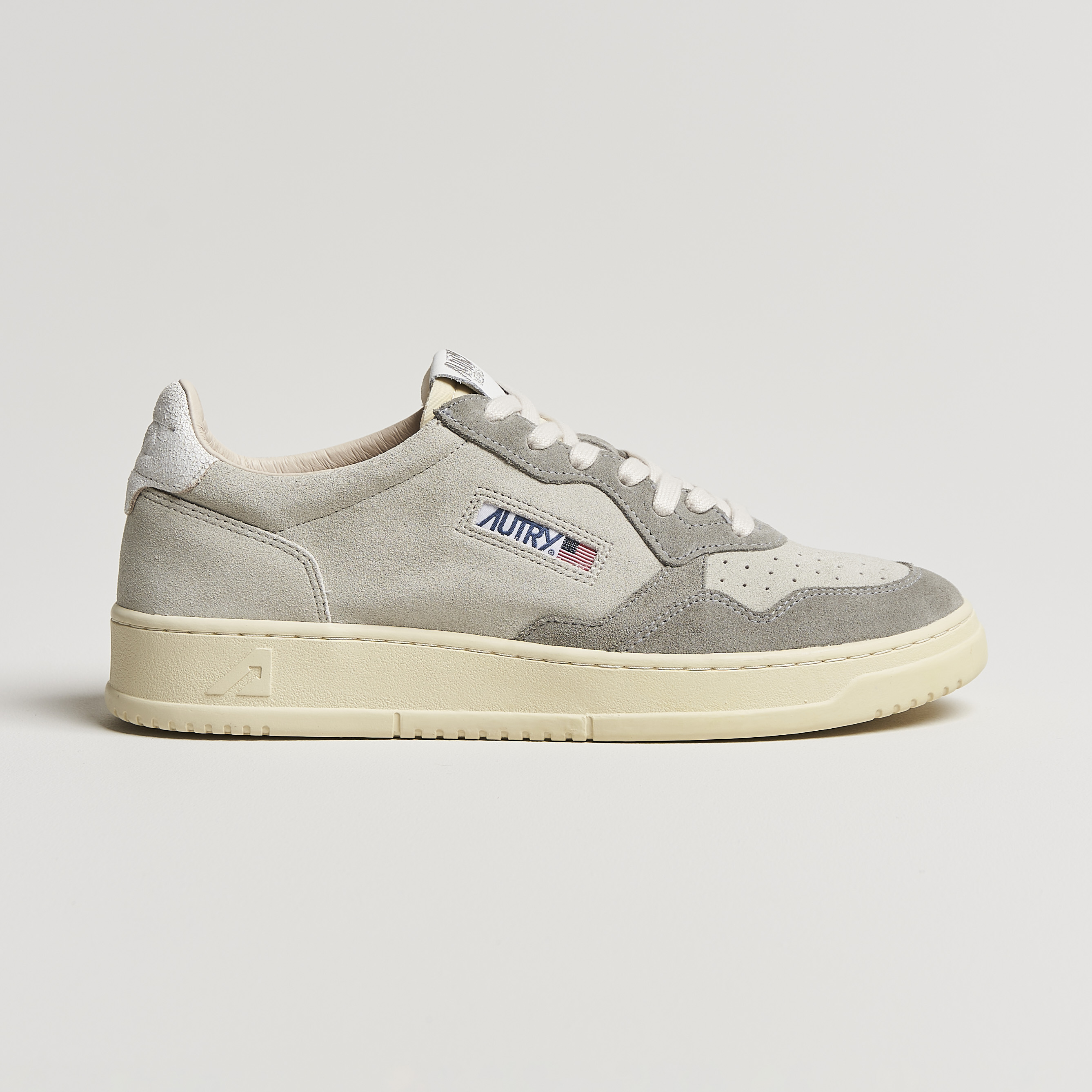 Autry Medalist Low Suede Sneaker Grey/Cream bei Care of Carl