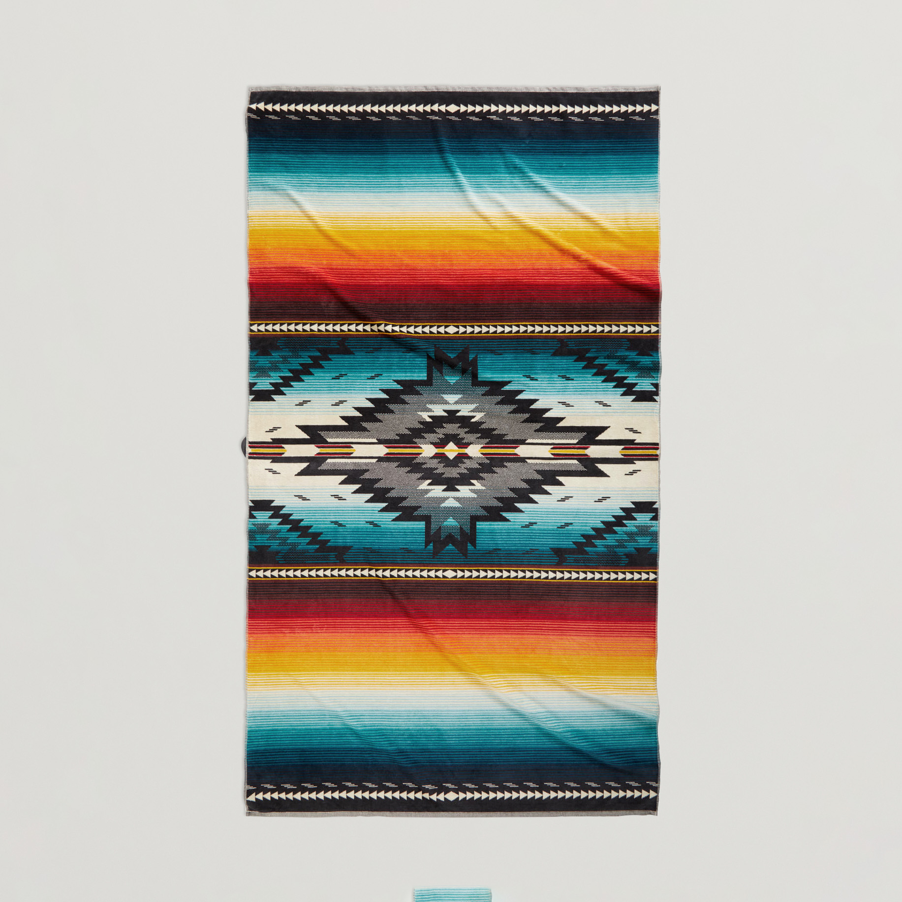 Pendleton Oversized Jacquard Spa Towel Saltillo Sunset bei Care of Carl