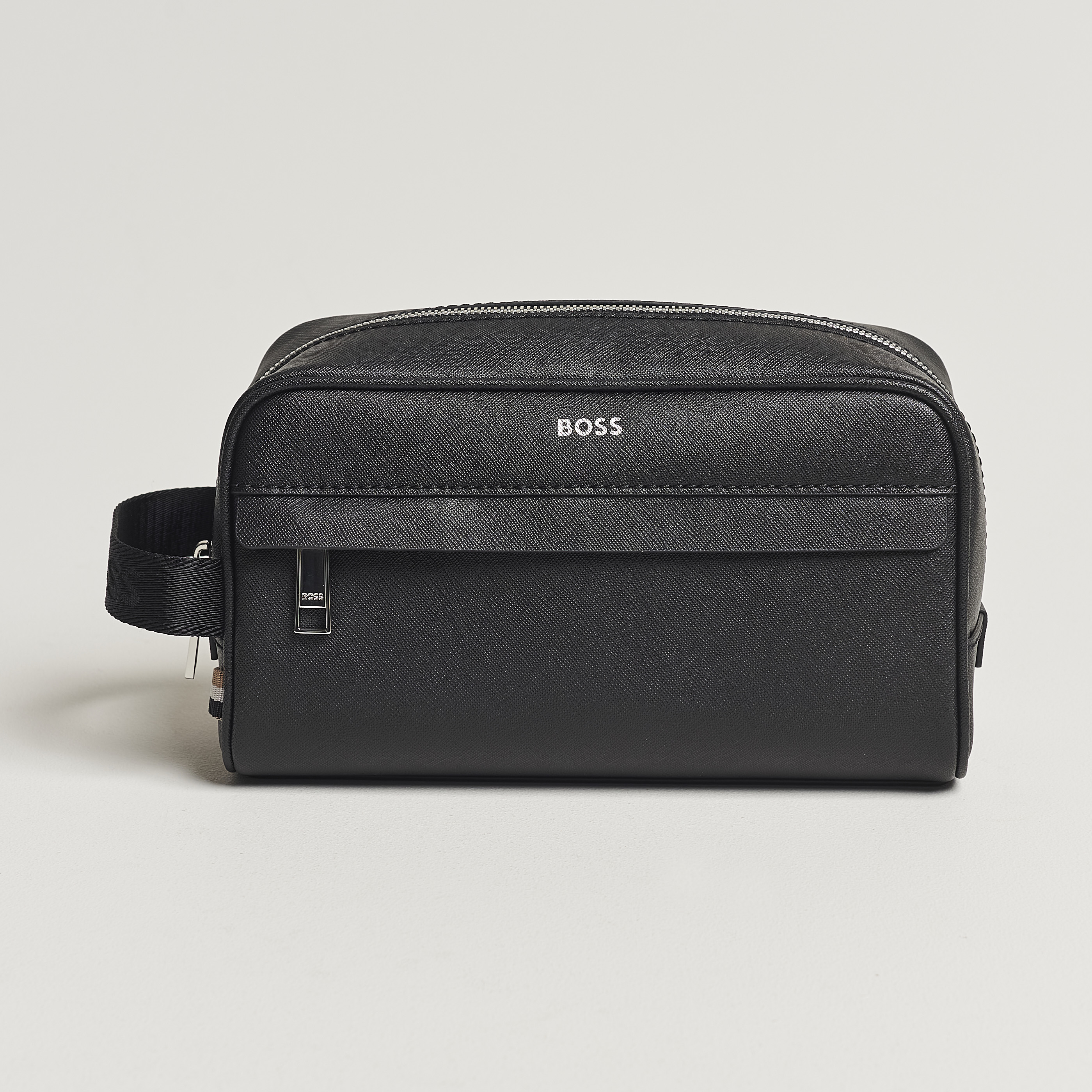 BOSS BLACK Zair Washbag Black bei Care of Carl