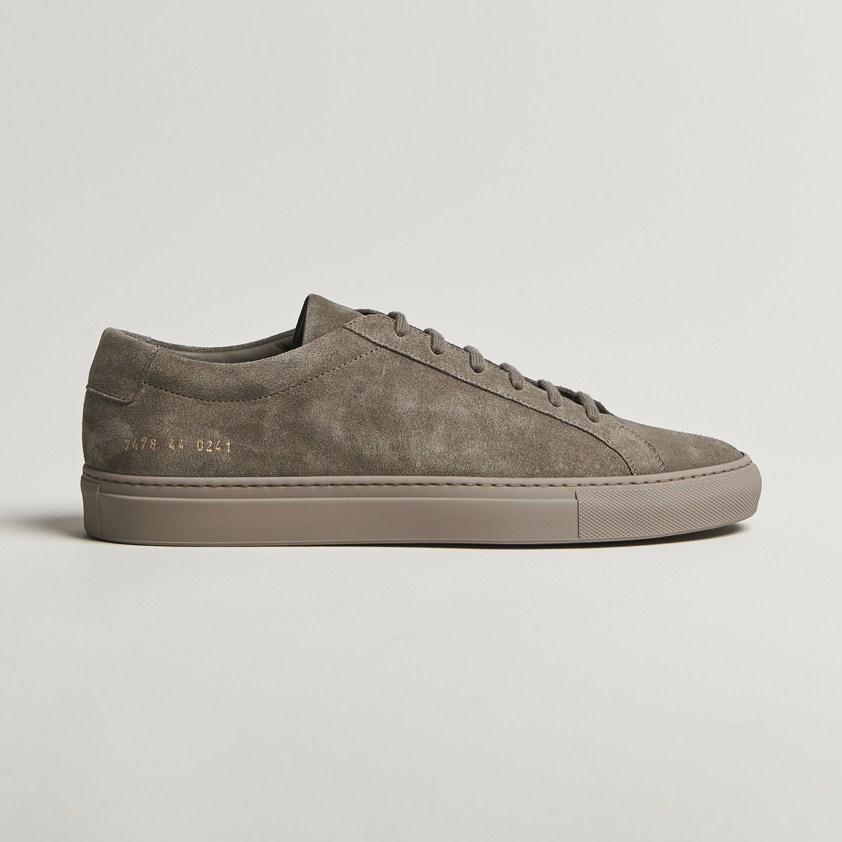 Common Projects Original Achilles Suede Sneaker Taupe bei Care of Carl