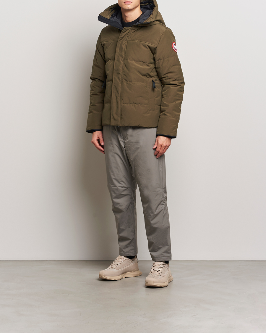 Canada Goose Macmillan parka Military Green bei Care of Carl